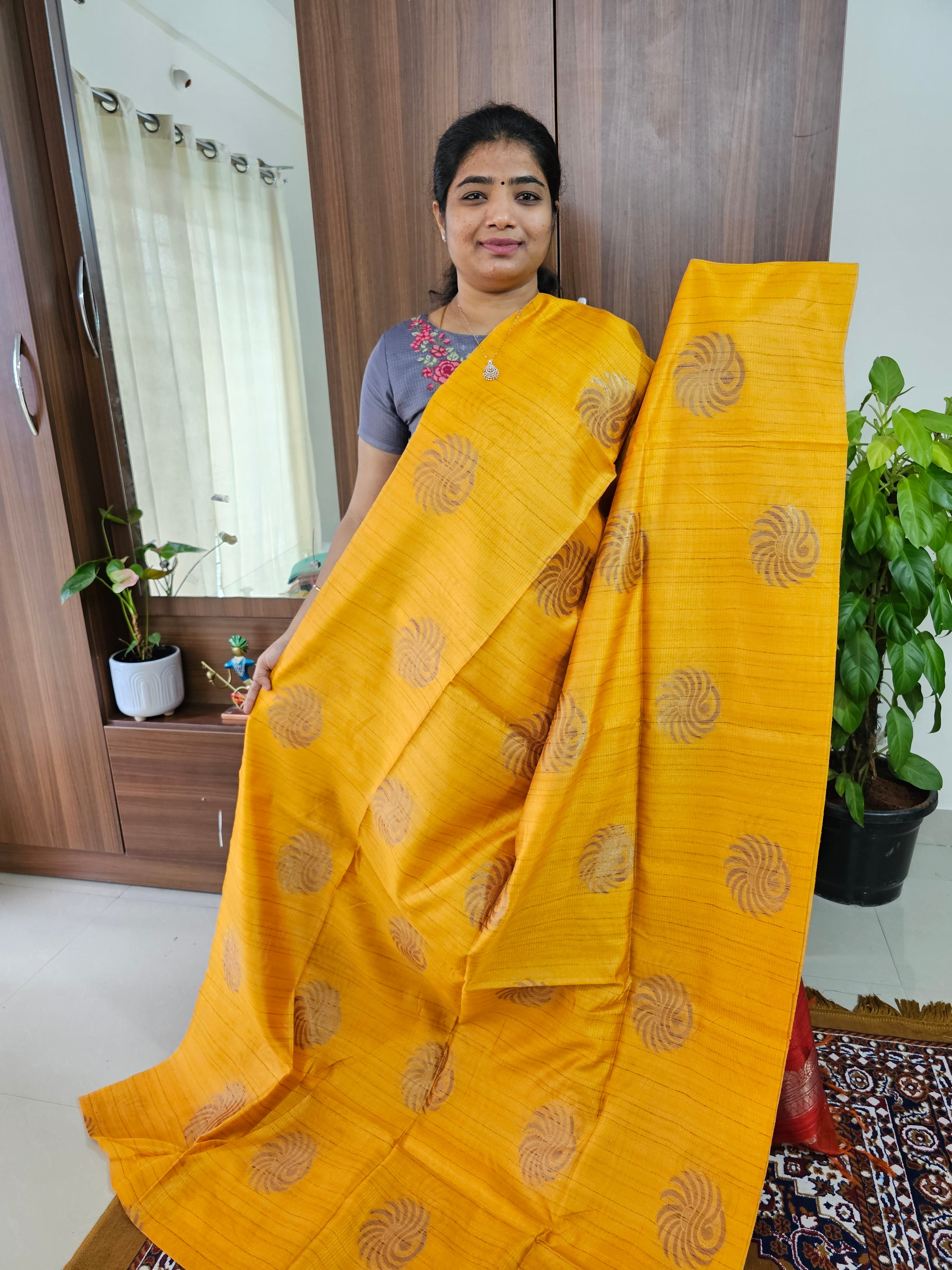 Semi Maandu Tussar Zari Weaving Saree with Contrast Pallu - Yellow wit ...