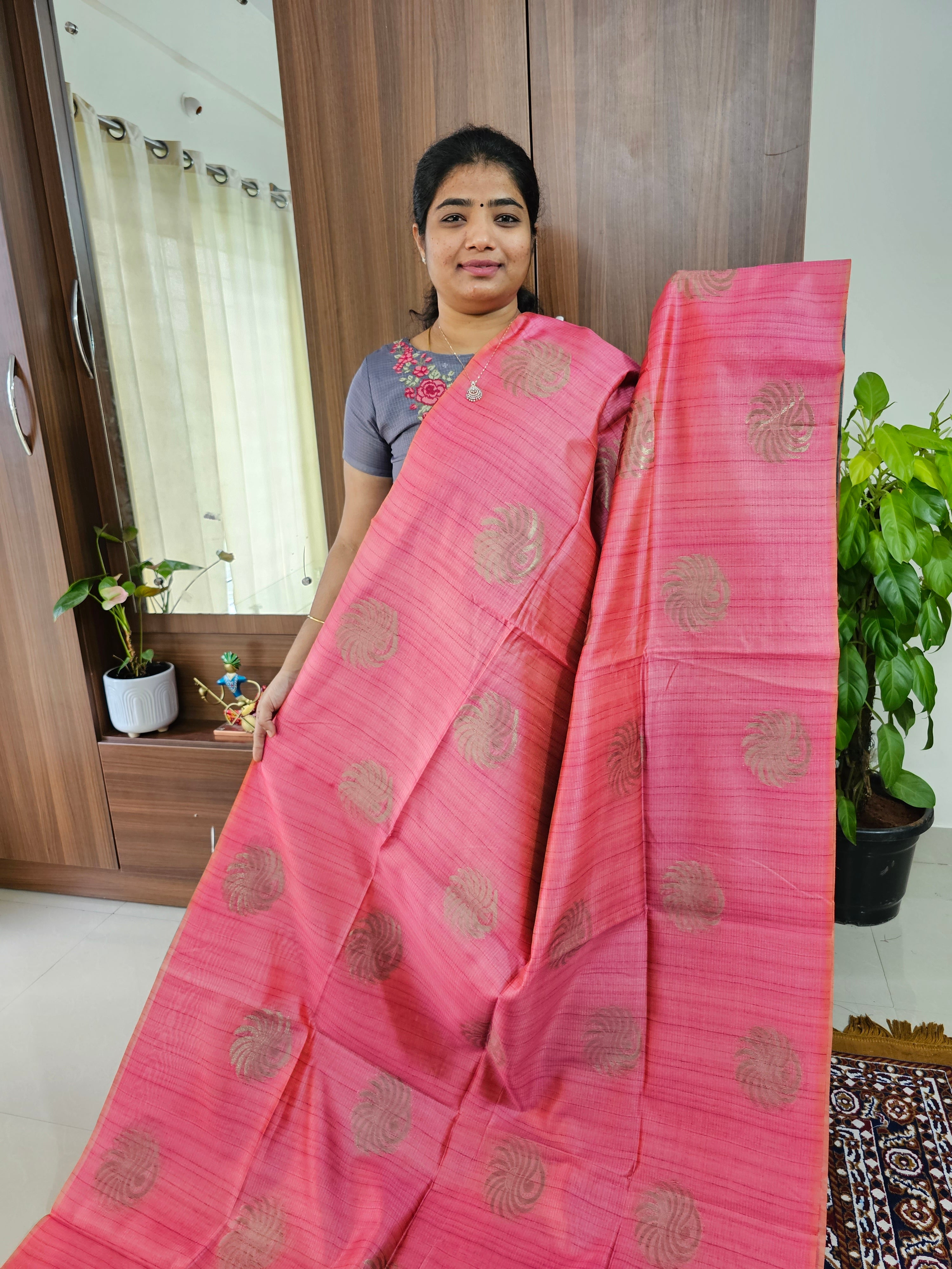 Semi Maandu Tussar Zari Weaving Saree with Contrast Pallu - Pink with ...